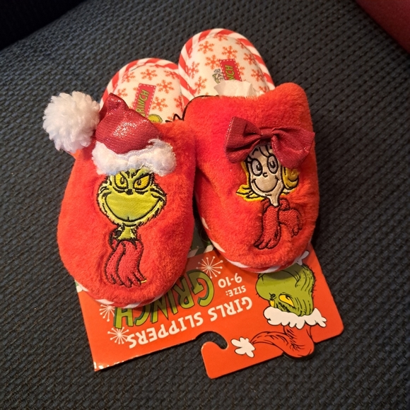 SB Distributors | Shoes | Grinch Cindy Lou Holiday Slipper Set New ...